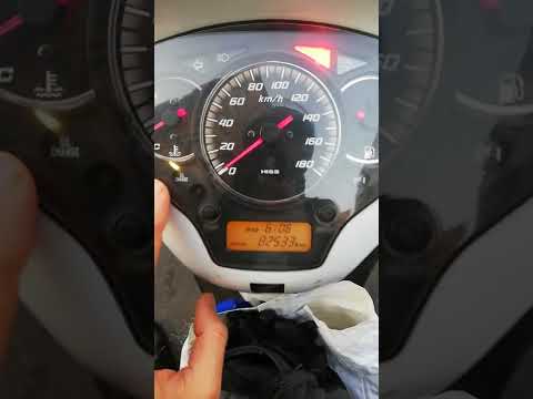 Come resettare la spia dell'olio dell'Honda SH 300