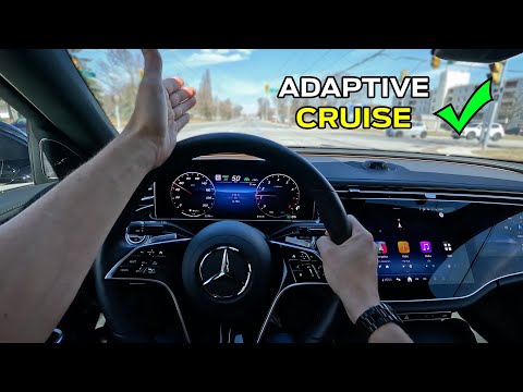 ¿Cómo se utiliza el control de crucero adaptativo en el Mercedes E450 ...