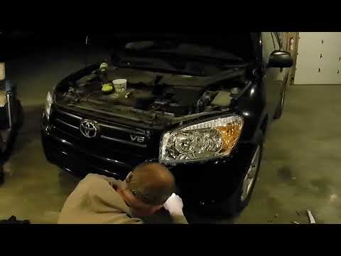 How to remove the front headlight of the Toyota RAV 4. (with video)