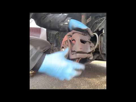 How to replace the front brake pads of the Renault Captur. (With video)