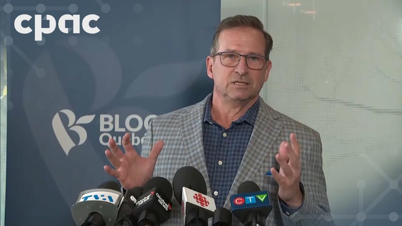 Le chef bloquiste YF Blanchet presente un nouveau candidat du Bloc 11 ...