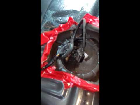 Ford Focus fuel pump replacement - Ford Focus (MK 1)