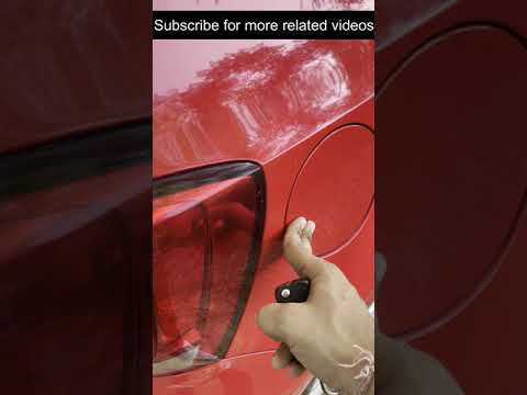 Wie man die Tankklappe und den Tankdeckel des VW Polo öffnet. (mit Video)