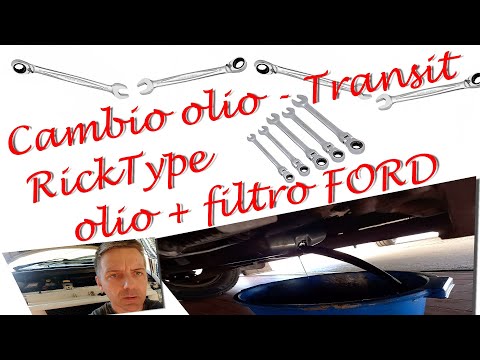 I change the oil and filter on a Ford Transit van. - Ford Transit (MK 7)